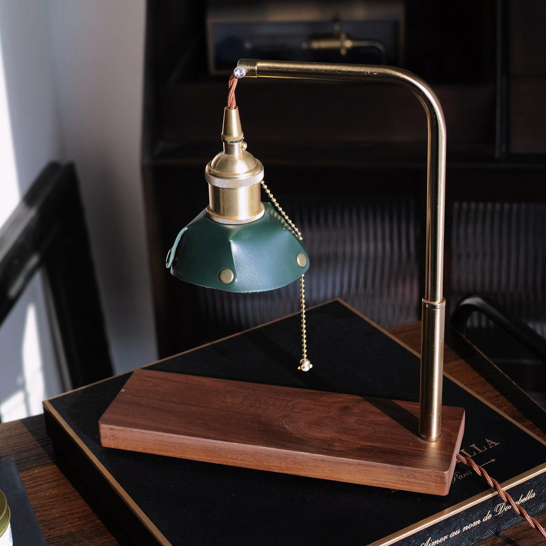 Harnik Retro Table Lamp – Vakkerlight