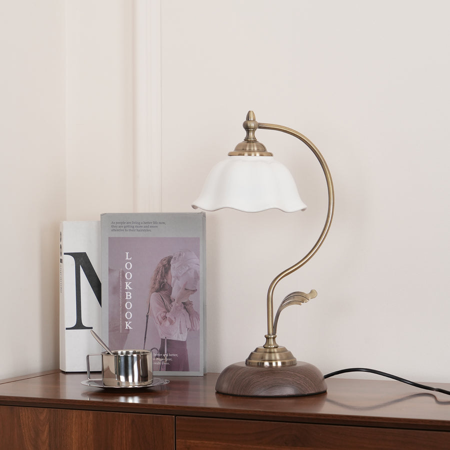 Vintage Laiton Table Lamp – Vakkerlight