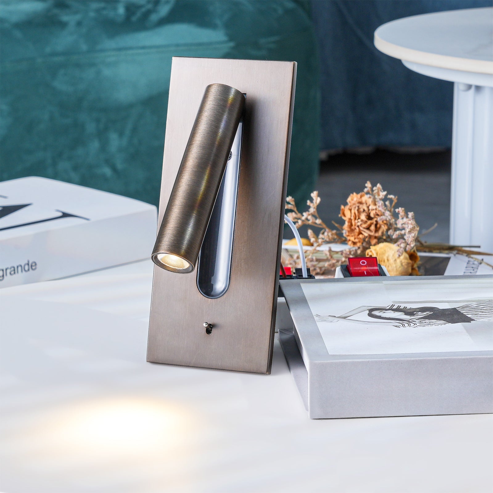 Folded Back Bedside Wall Lamp – Vakkerlight