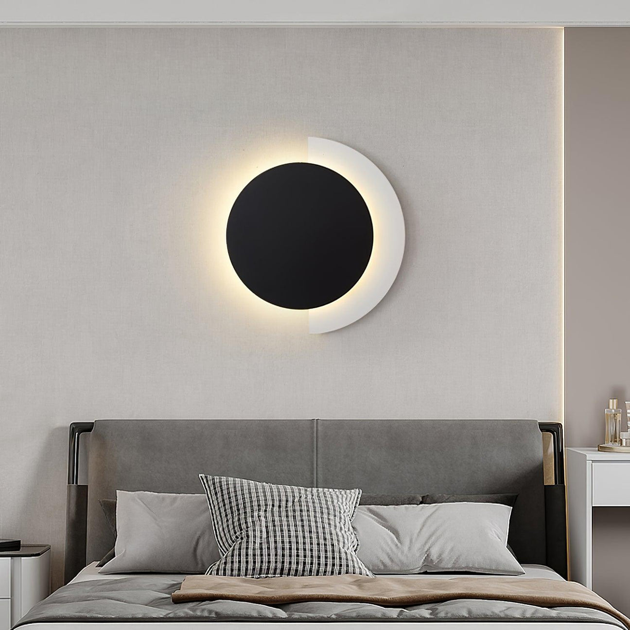 Rounded Abstract Art Sconce – Vakkerlight